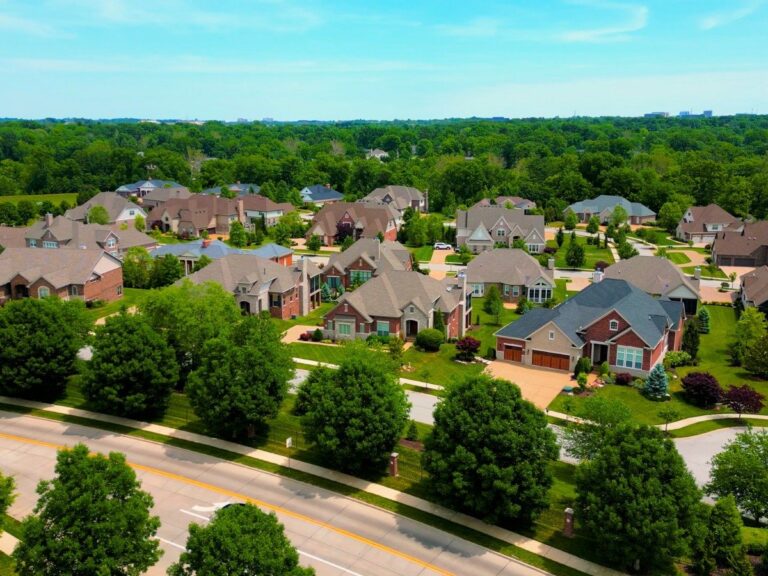 The 16 Best Suburbs in St. Louis, MO [2026 Guide]