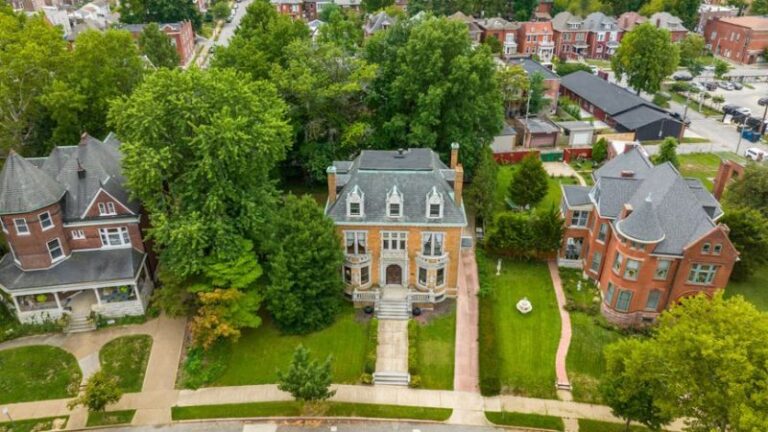 Exploring 8 Historic St. Louis Neighborhoods